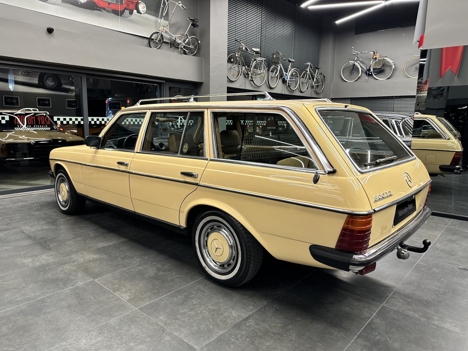 Mercedes Benz W123 300TD SW(1980) - Ray Motors